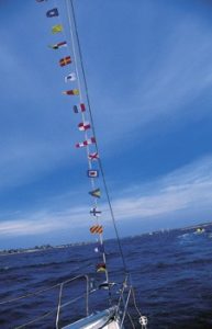 Pavillon bateau: quels sont les pavillons obligatoires à bord? - Guide ...